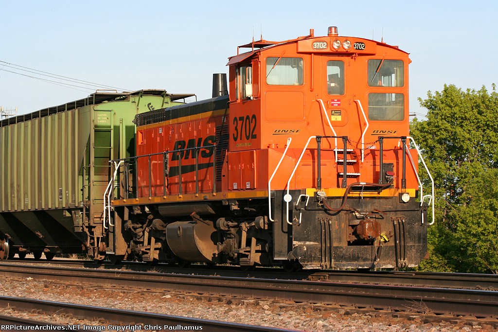 BNSF 3702